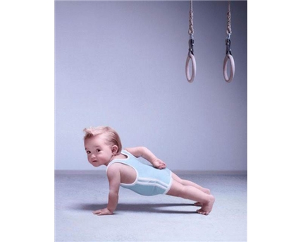 strong baby (in Clipart)